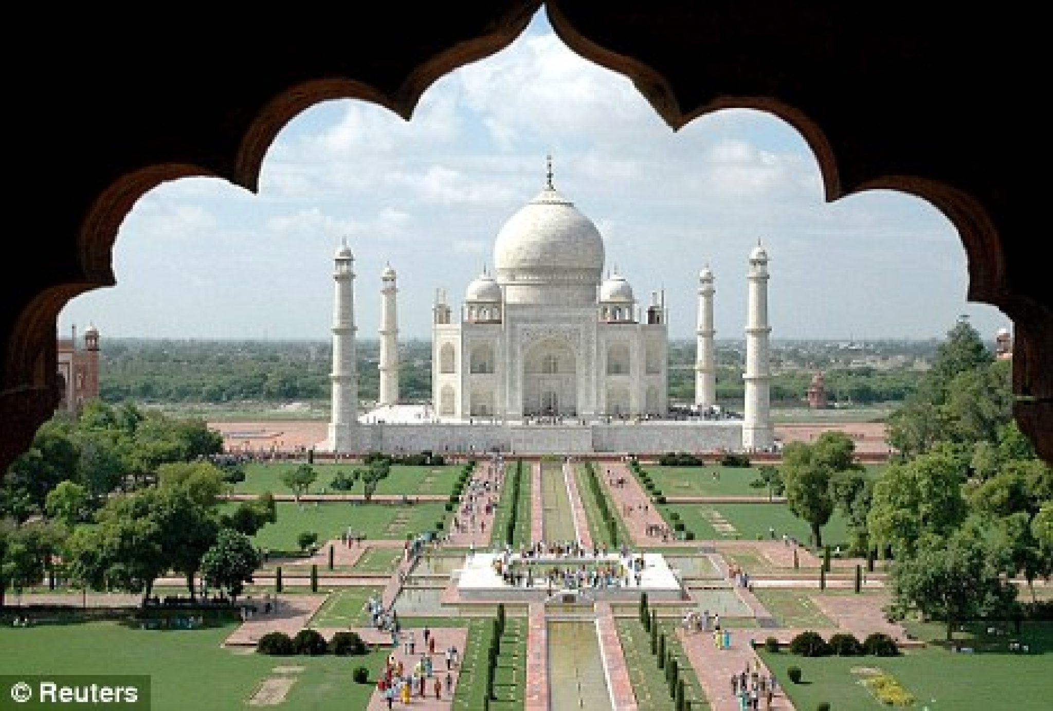 Taj Mahal: A Majestic Wonder of Architecture, Conservation, and ...